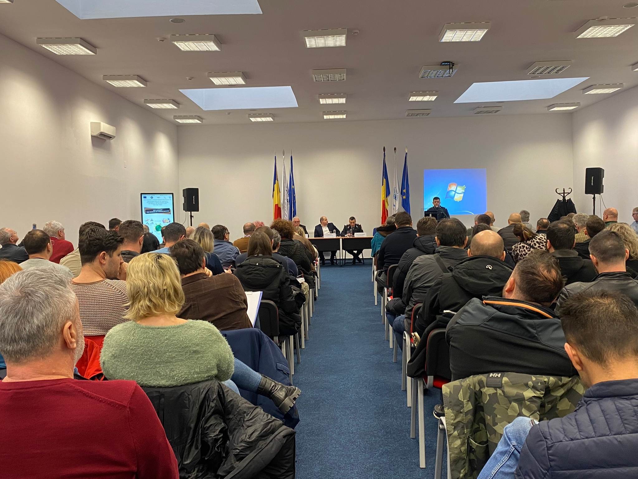 Proiectanți, arhitecți, experți, verificatori de proiecte și ...