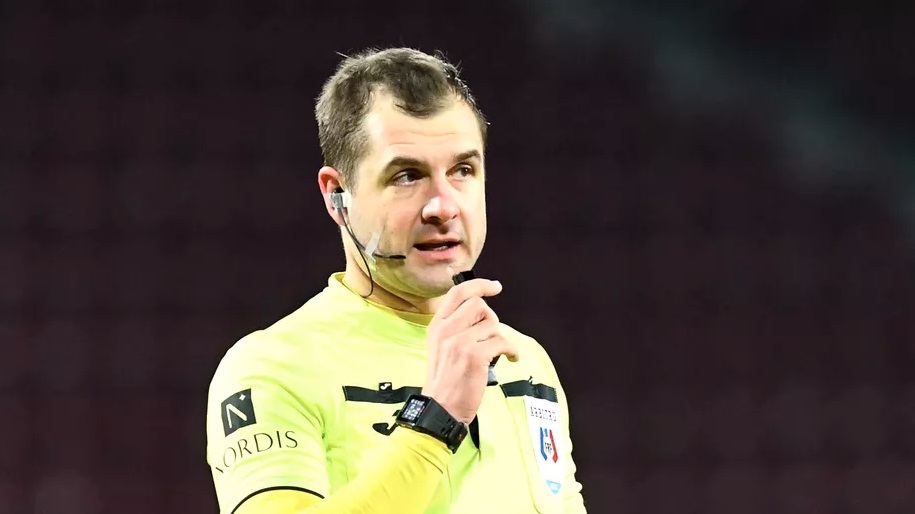 Sorin Costreie o arbitrează pe UTA la Mioveni - Glasul Aradului