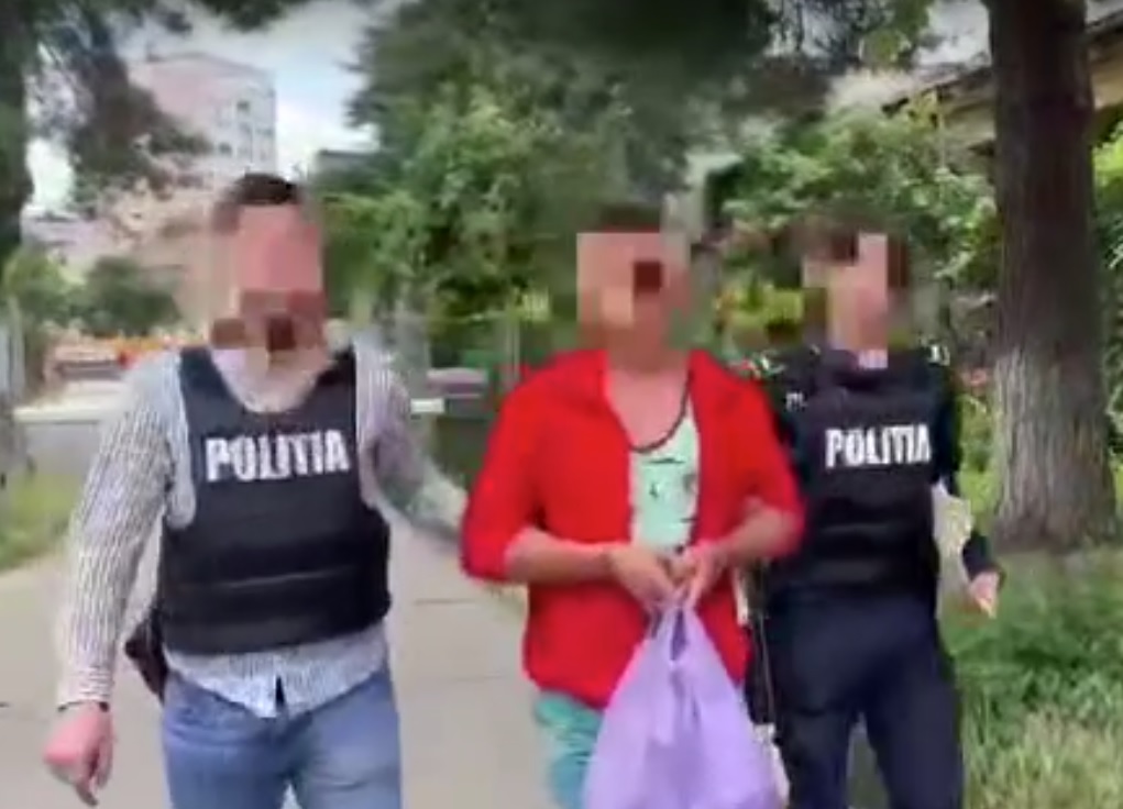 A fost reținut bărbatul care a incendiat un autoturism în Sântana VIDEO ...