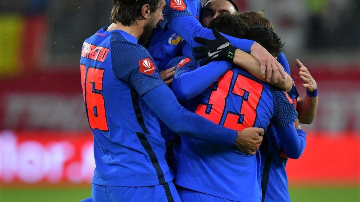 Peste 2.5 și Sub 2.5 Goluri la Pariuri pe Fotbal - Glasul Aradului