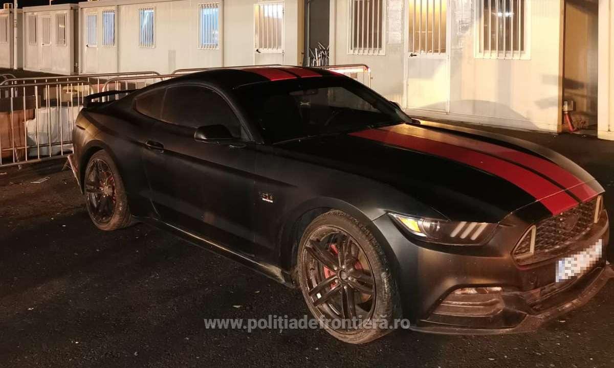 Autoturism dat în urmărire de autoritățile din România, descoperit la ...