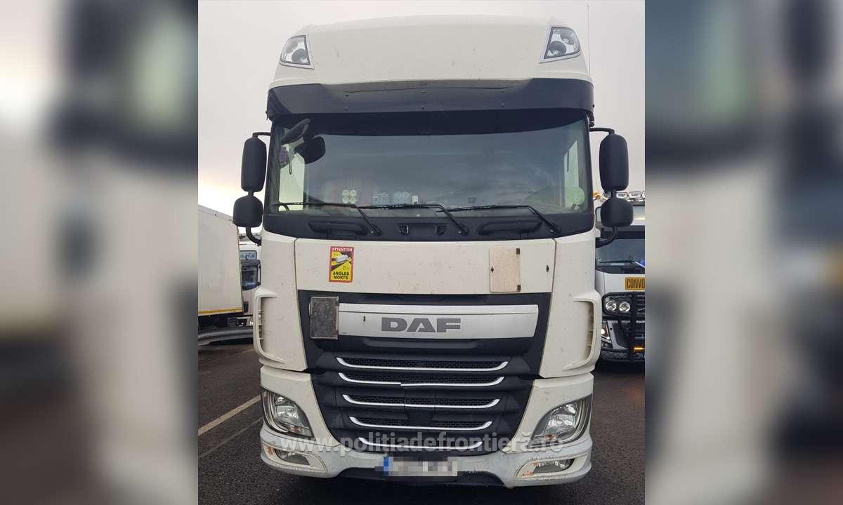 Cap tractor dat în urmărire de autoritățile din Belgia, descoperit în ...