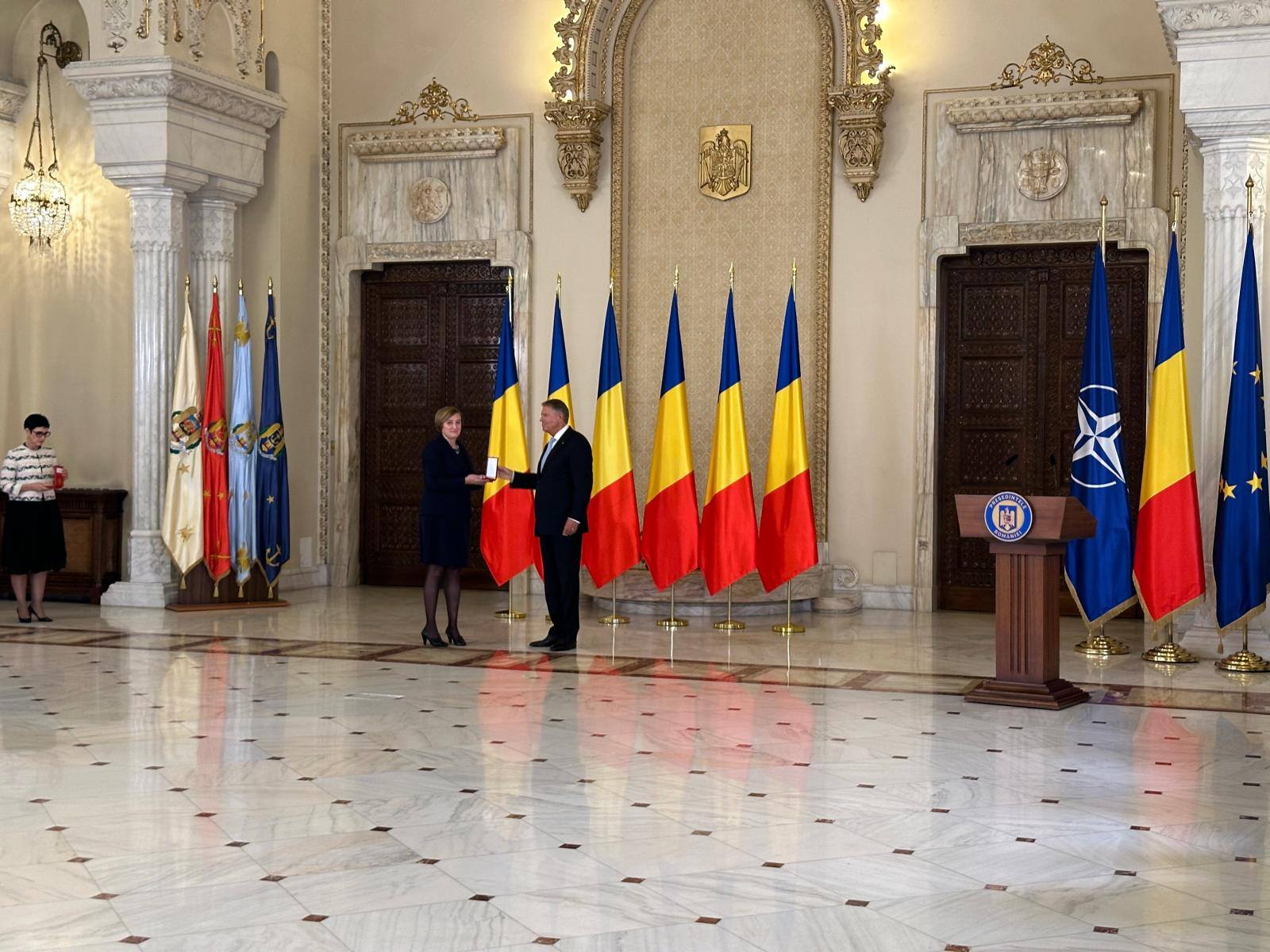 Școala Gimnazială din Vladimirescu, decorată cu Ordinul Meritul pentru ...