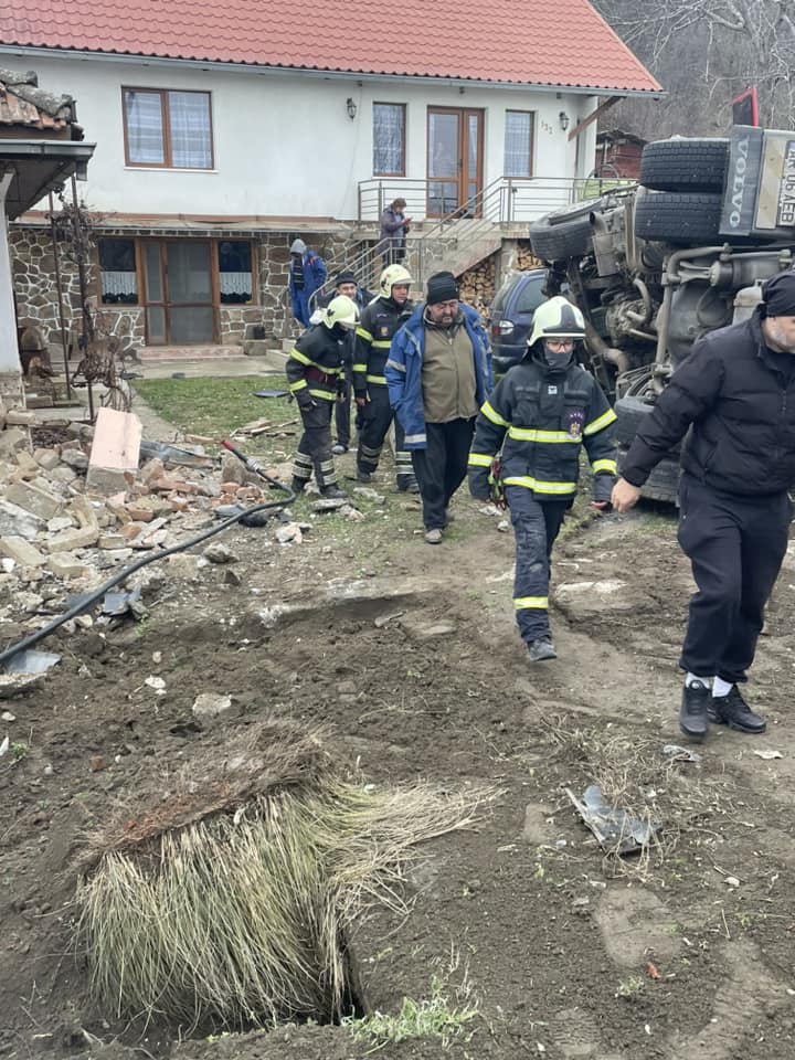 Pompierii voluntari din Lipova, eroii zilei: intervenție rapidă în ...