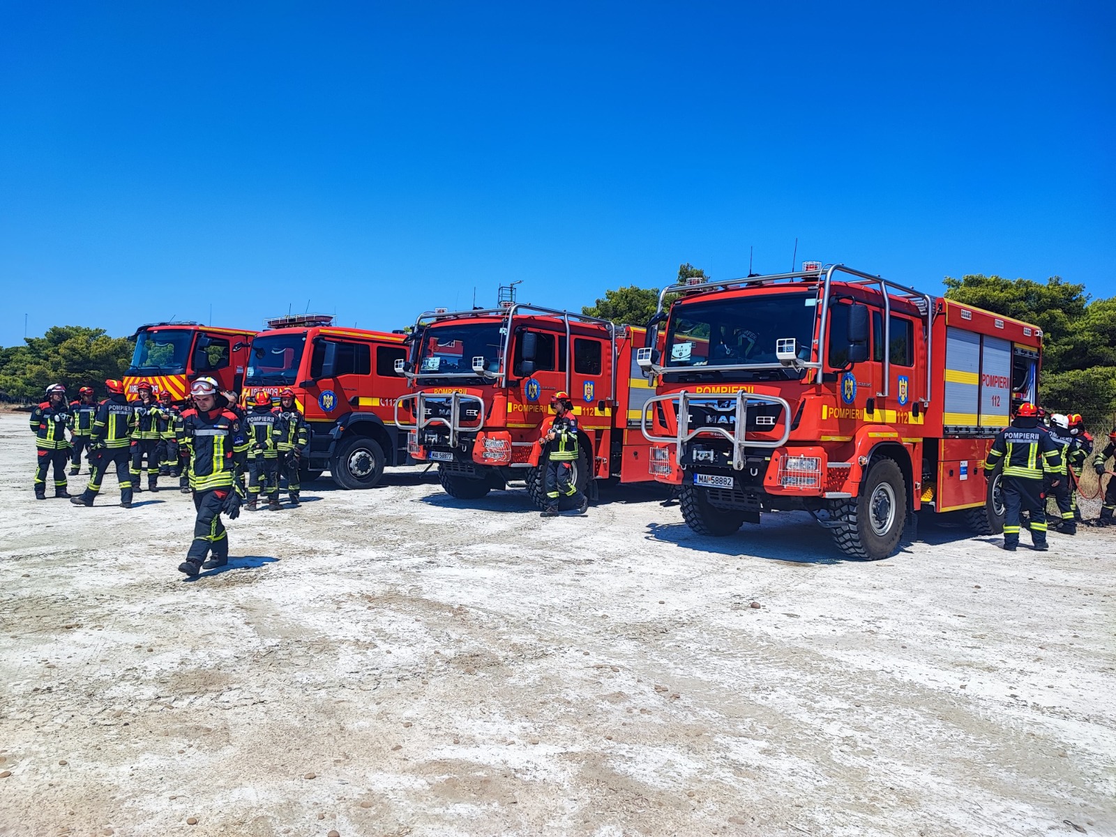Pompierii români, în prima linie a luptei cu incendiile din Grecia ...